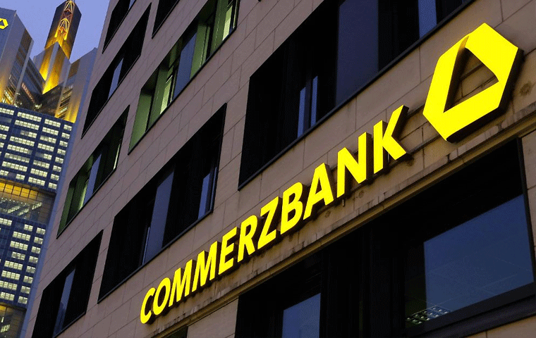 Commerzbank CEO'su görevinden ayrılıyor